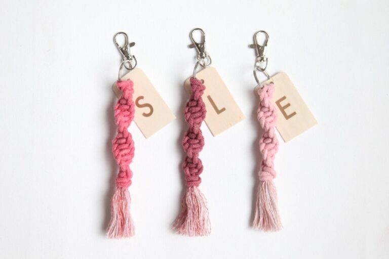 15 Macramé Keychains